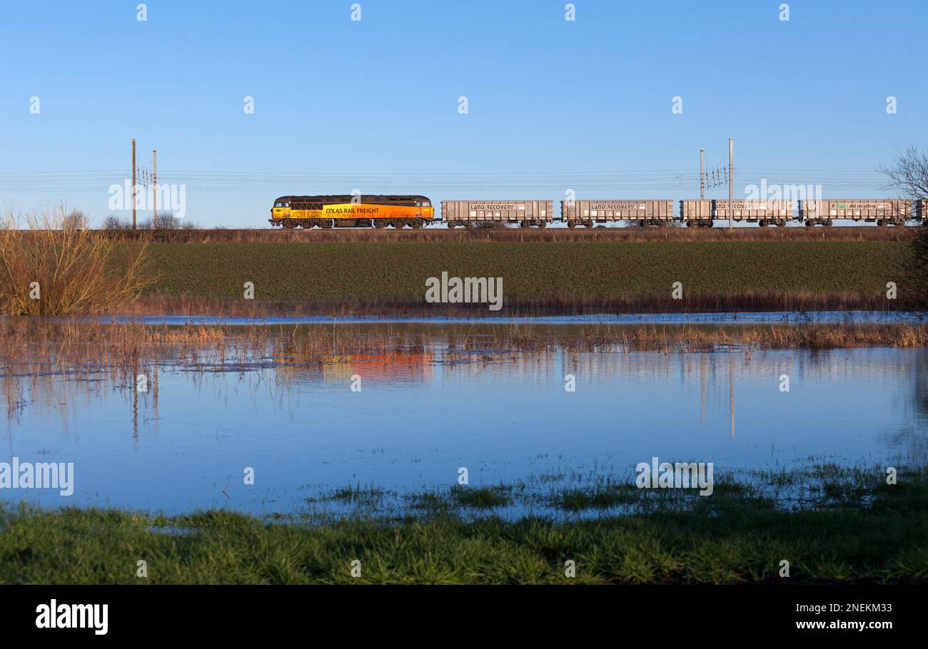 Colas Railfreight class 56 diesel locomotive 56078 hauling train of ...