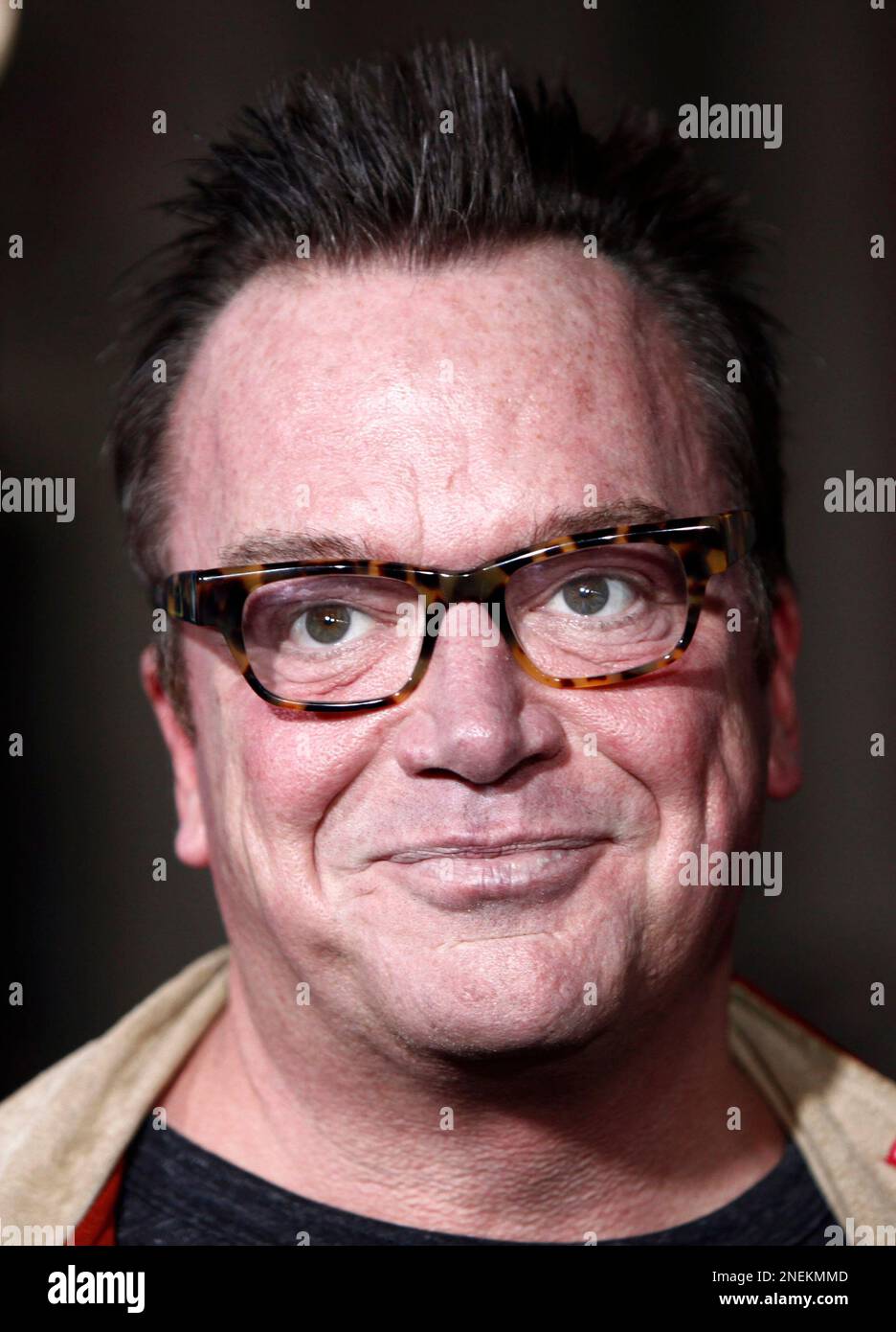 Tom Arnold arrives at the premiere of "Avatar" in Los Angeles on ...