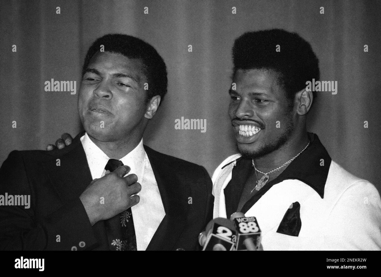 Muhammad Ali and Leon Spinks, at right, at press conference in New York ...