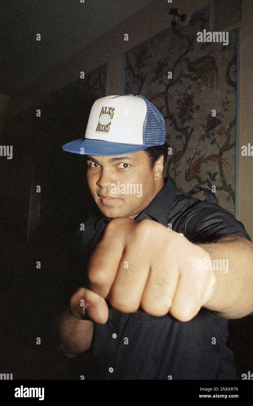 Muhammad Ali with new hats and tee shirt for new fan club on June 28 ...