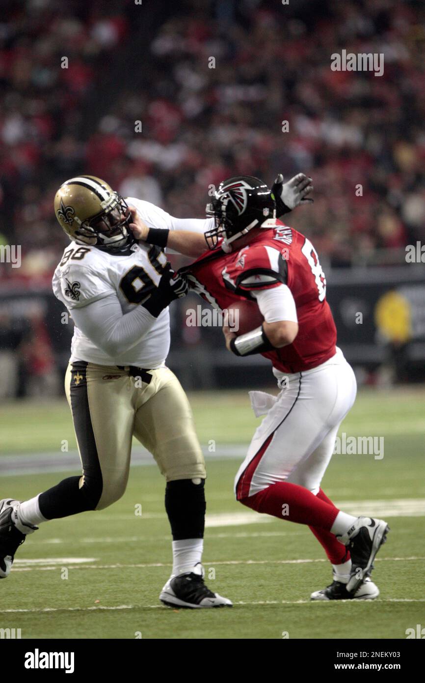 New Orleans Saints defensive tackle Sedrick Ellis (98) sacks Atlanta ...