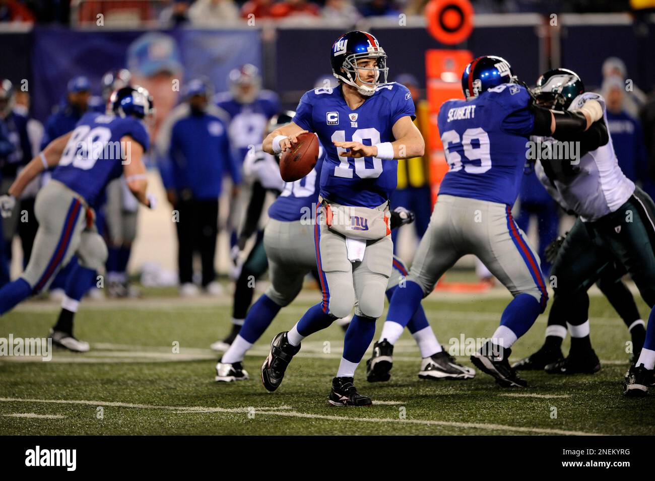 New York Giants quarterback Eli Manning (10) against the Philadelphia ...