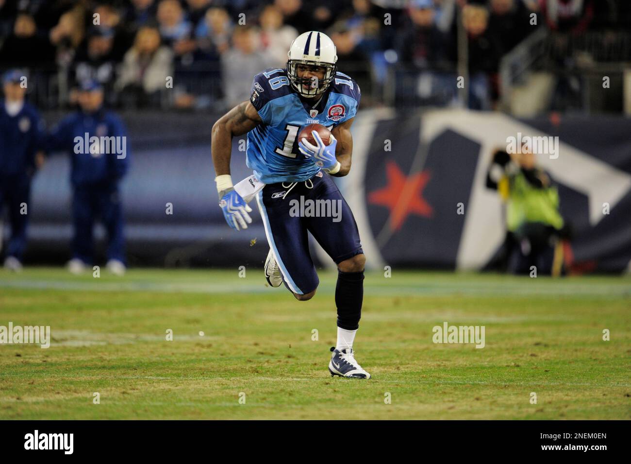 Tennessee Titans wide receiver Kenny Britt (18) plays against the St ...