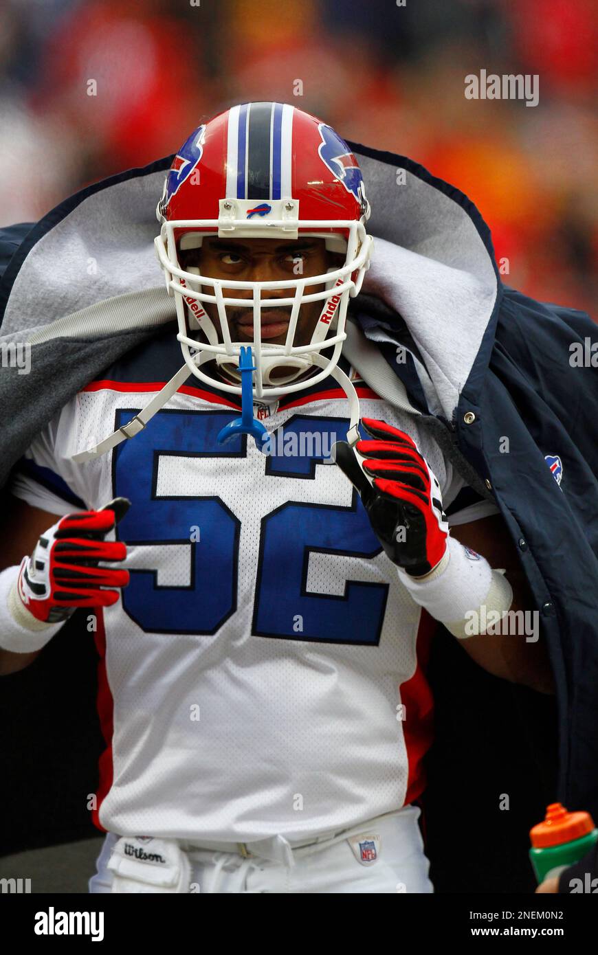 Buffalo Bills linebacker Chris Draft during an NFL football game ...