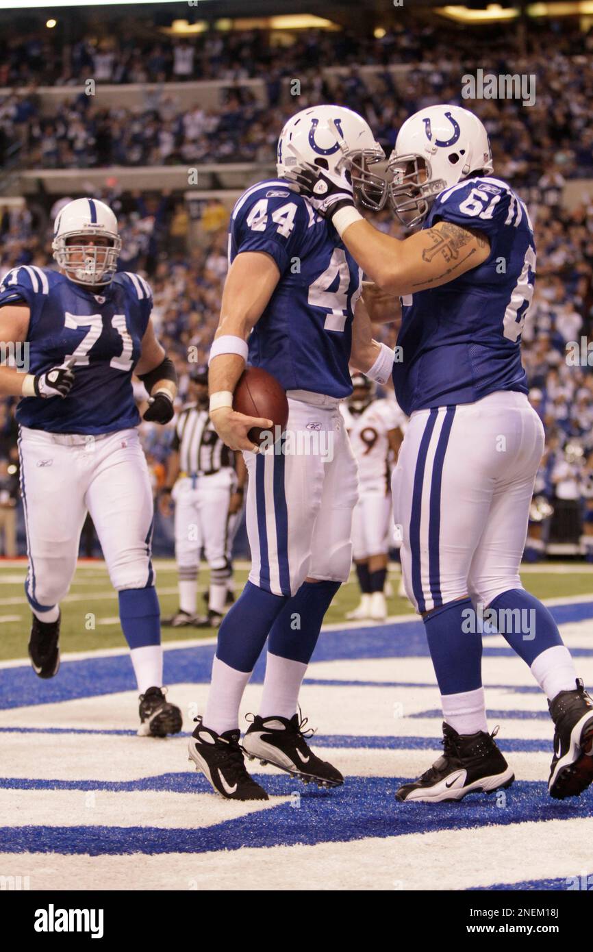 Indianapolis Colts tight end Dallas Clark (44) and center Jamey Richard ...