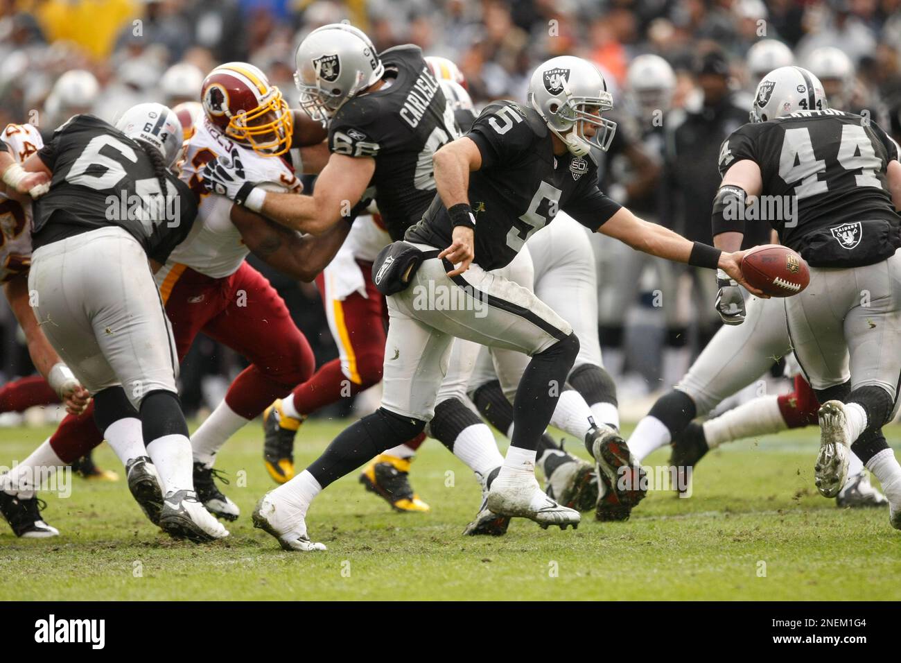 Oakland Raiders quarterback Bruce Gradkowski (5) in action during an ...