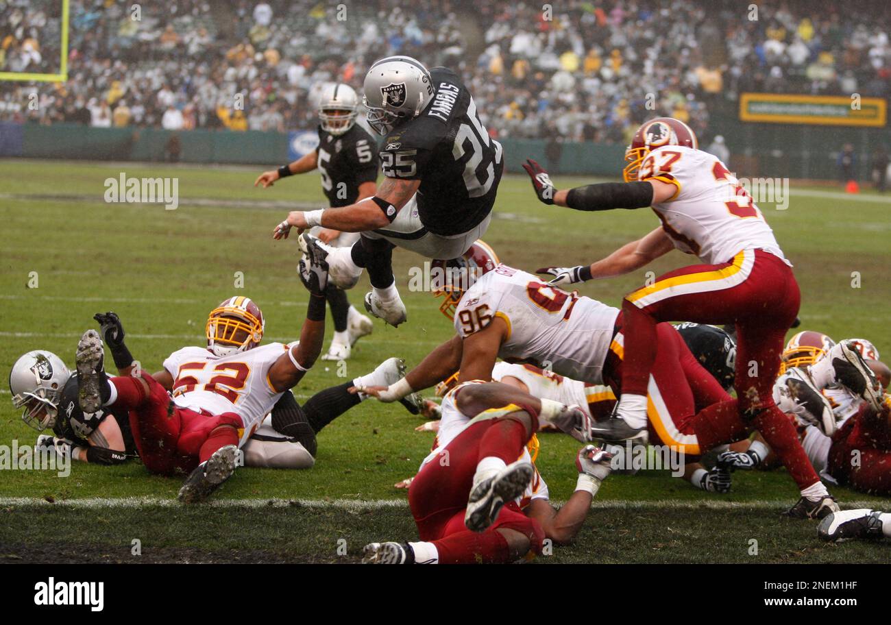 Oakland Raiders running back Justin Fargas (25) in action during an NFL ...