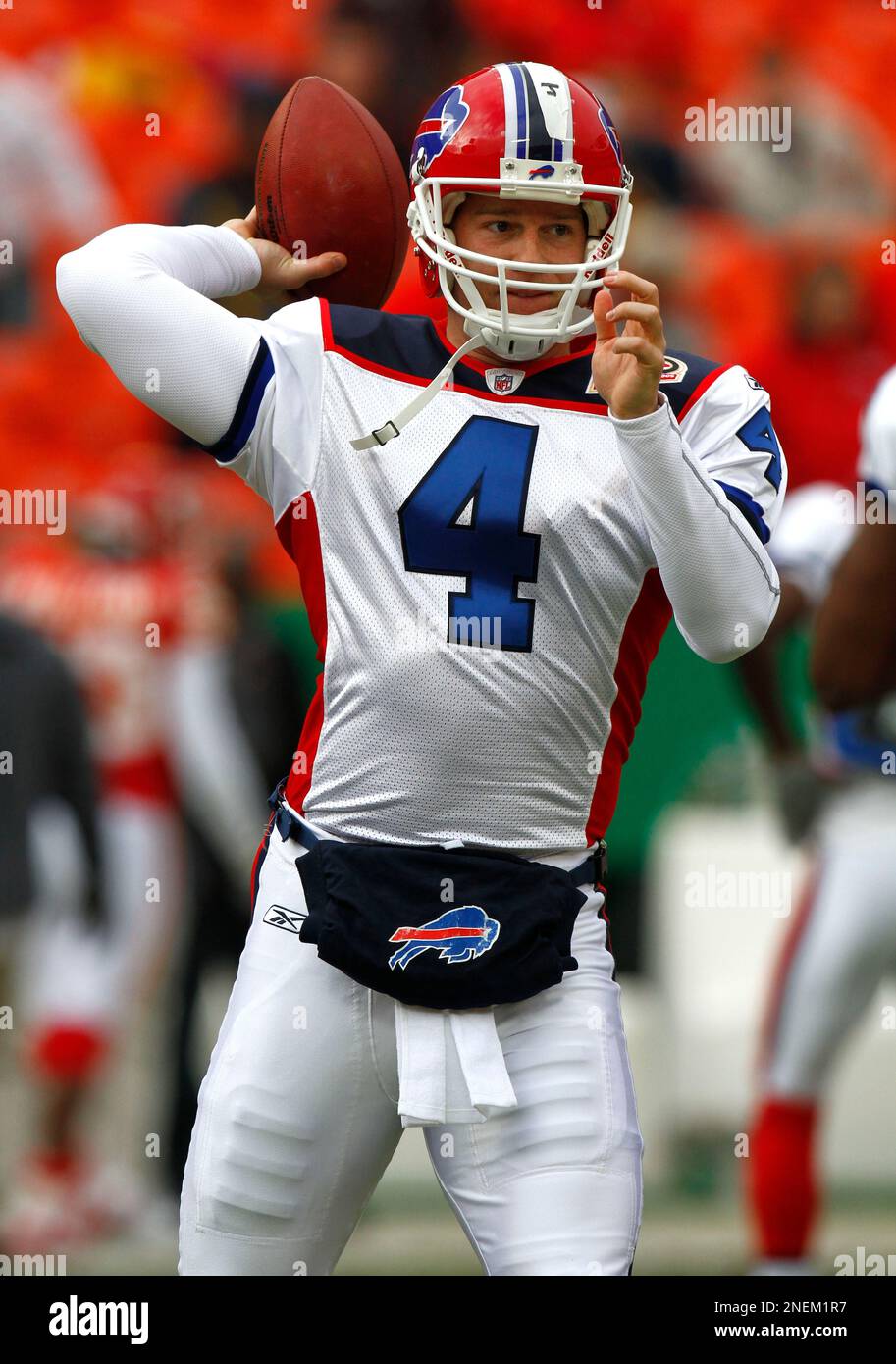 Buffalo Bills quarterback Brian Brohm warms up prior to the Bills NFL ...