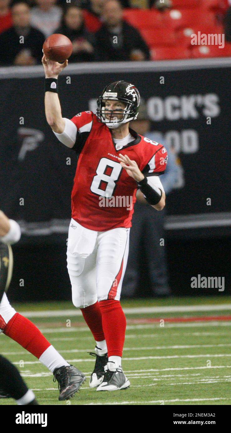 Atlanta Falcons quarter back Chris Redman throws in the first quarter ...