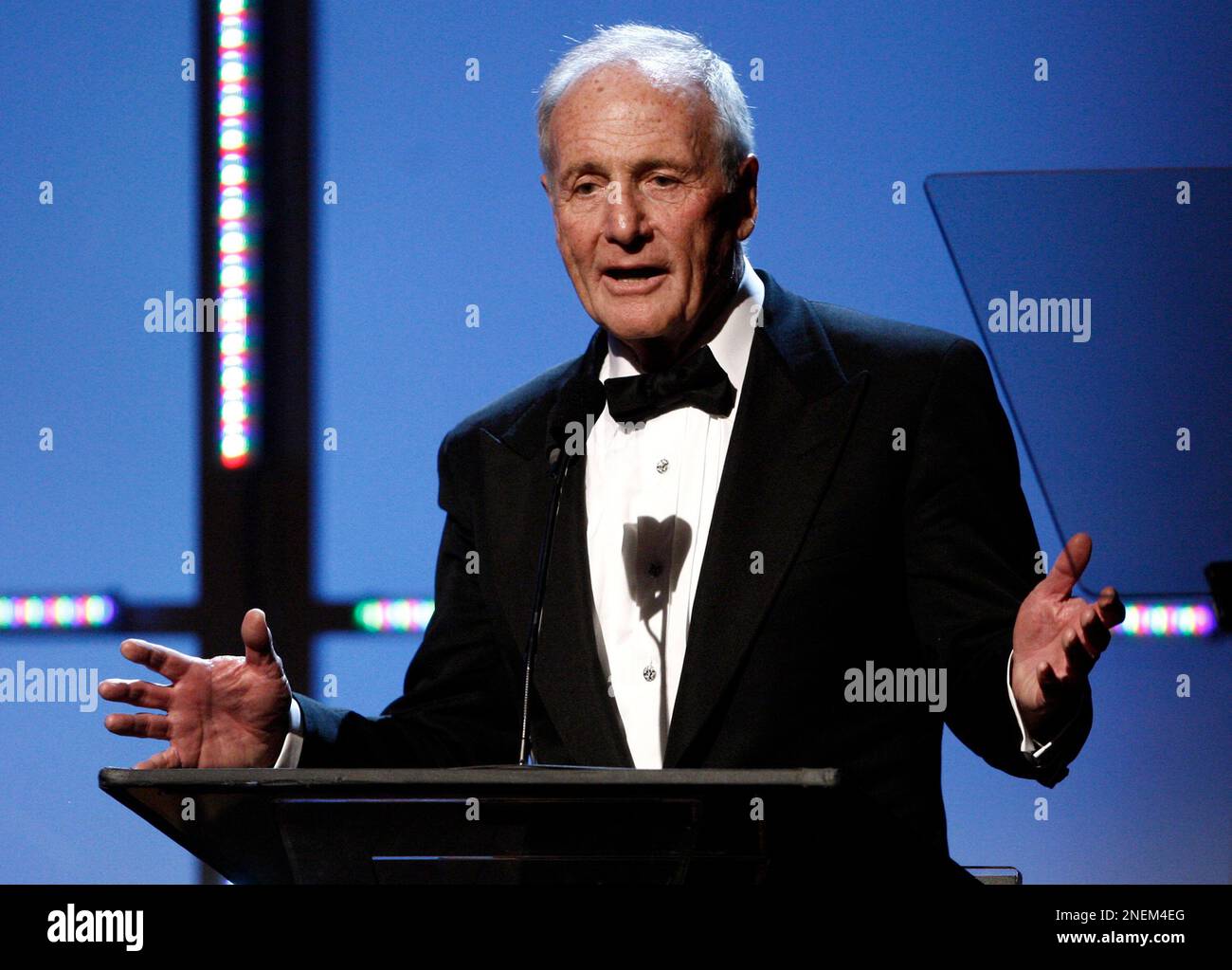Producer Jerry Weintraub speaks at the UNICEF Ball where he was honored ...