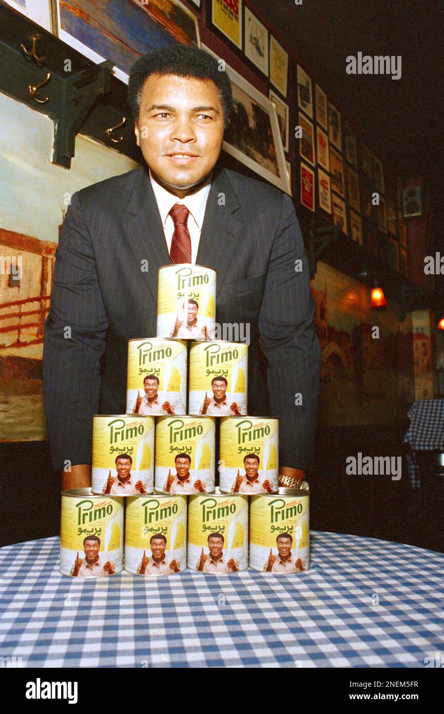 Muhammad Ali, promoting brand of milk powder at Elaine's Restaurant in ...