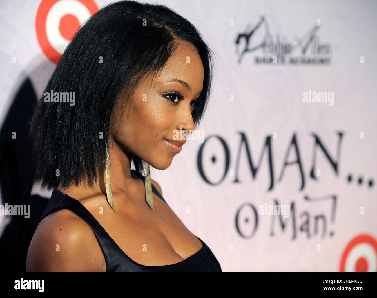 Yaya DaCosta arrives at the opening of the "OMAN...O Man!" musical ...
