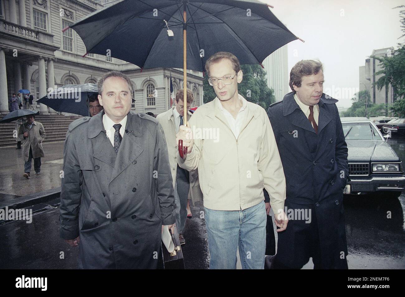 Bernie Goetz, right, leaves New York?s City Hall with his paralegal ...