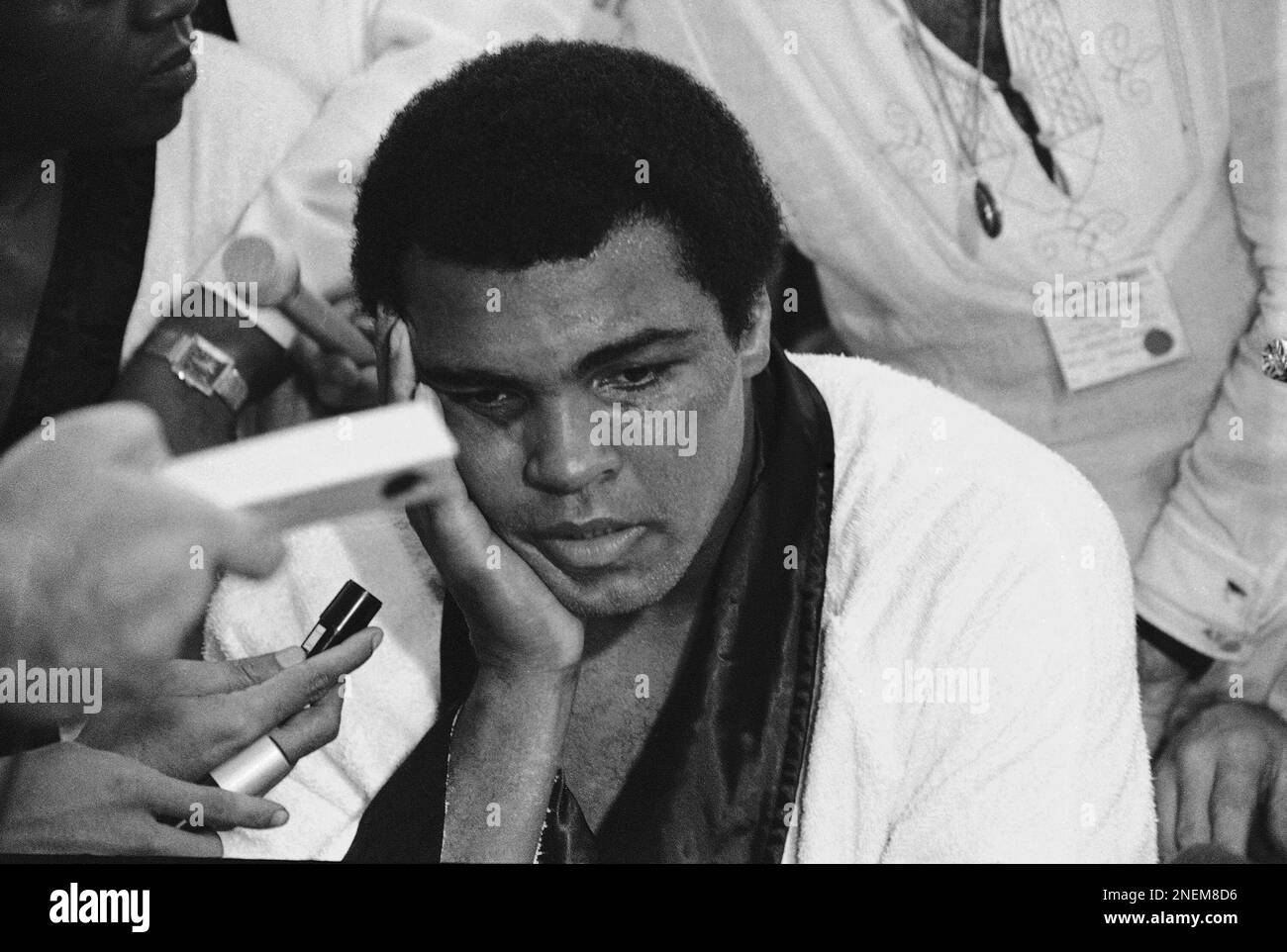 Muhammad Ali and Joe Bugner face the Press after their 15-round World ...