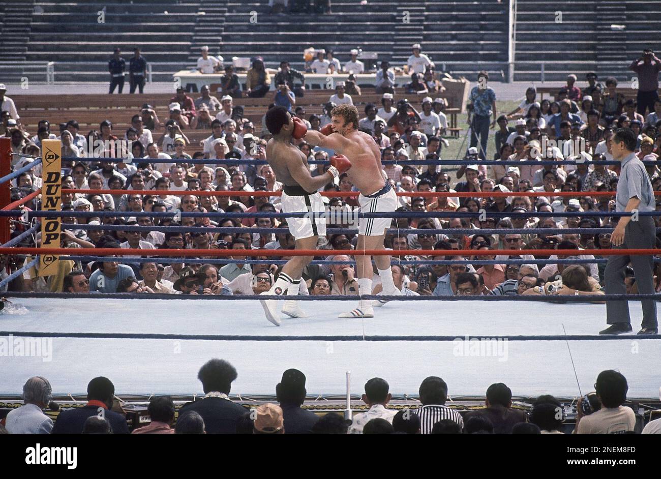 Muhammad Ali-Joe Bugner fight at Merdeka Stadium in Kuala Lumpur ...