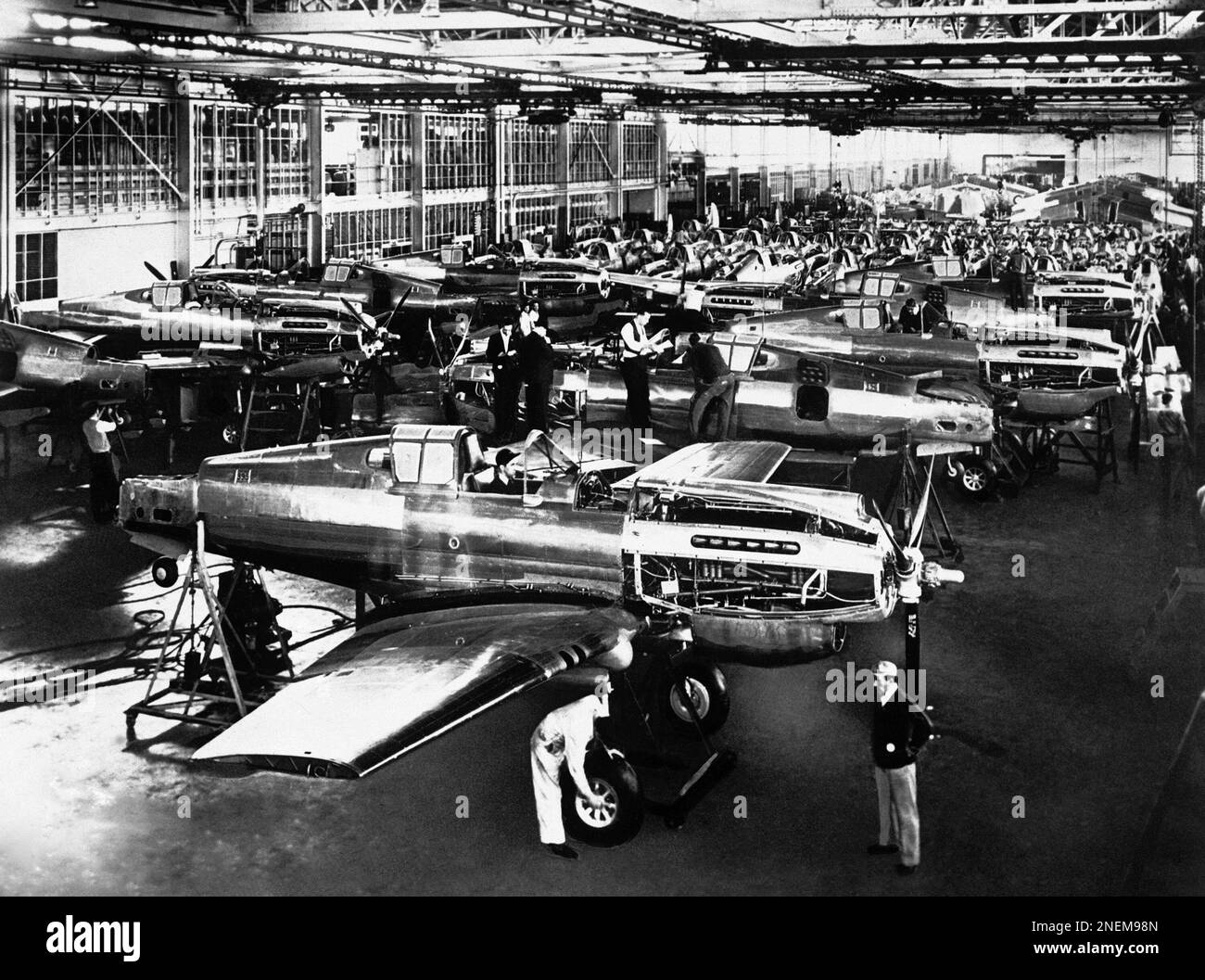 New Curtiss 'Tomahawk' fighters for Britain's Royal Air Force rapidly ...
