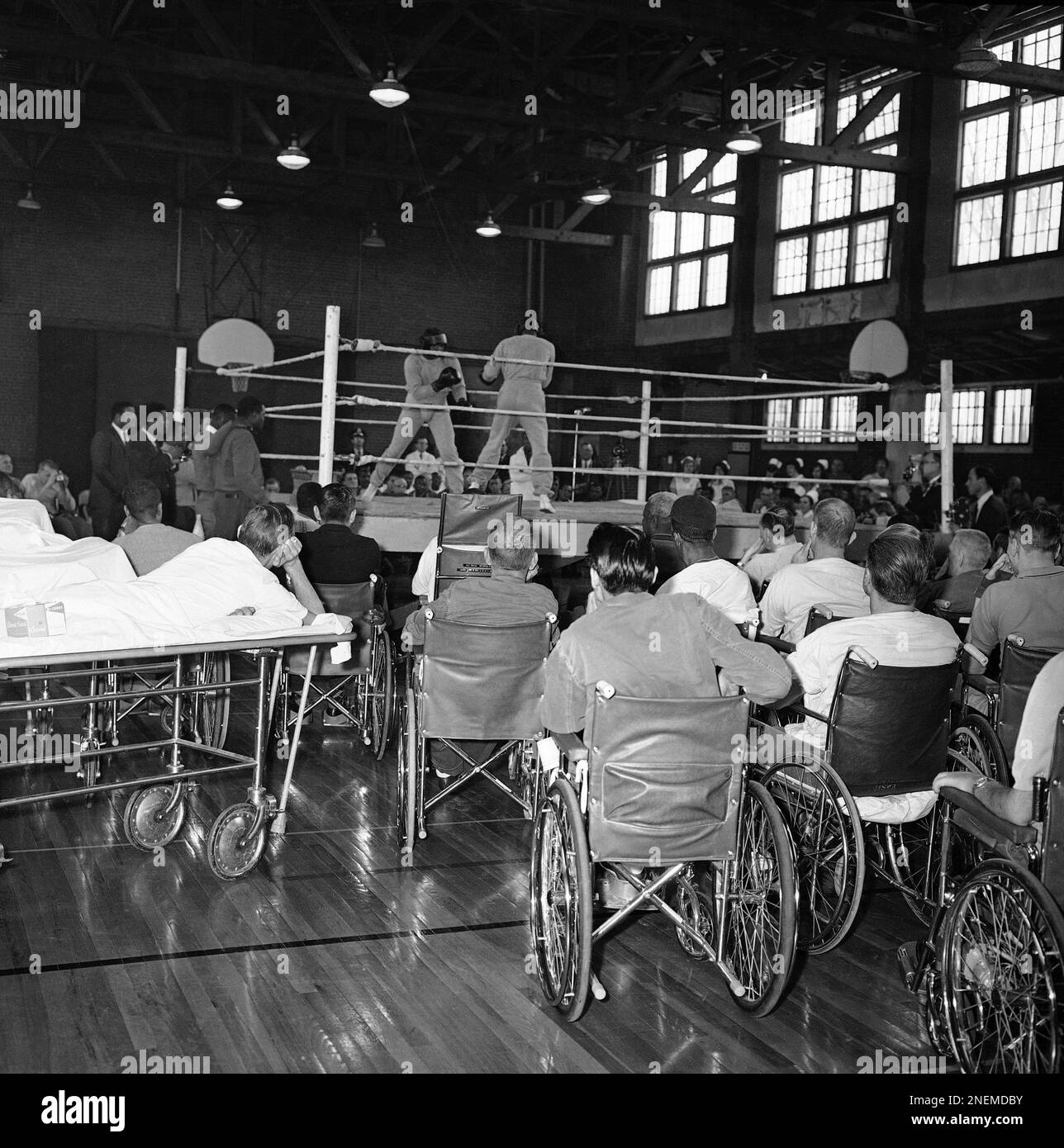 Heavyweight champion Muhammad Ali ( Cassius Clay) , left, spars with ...