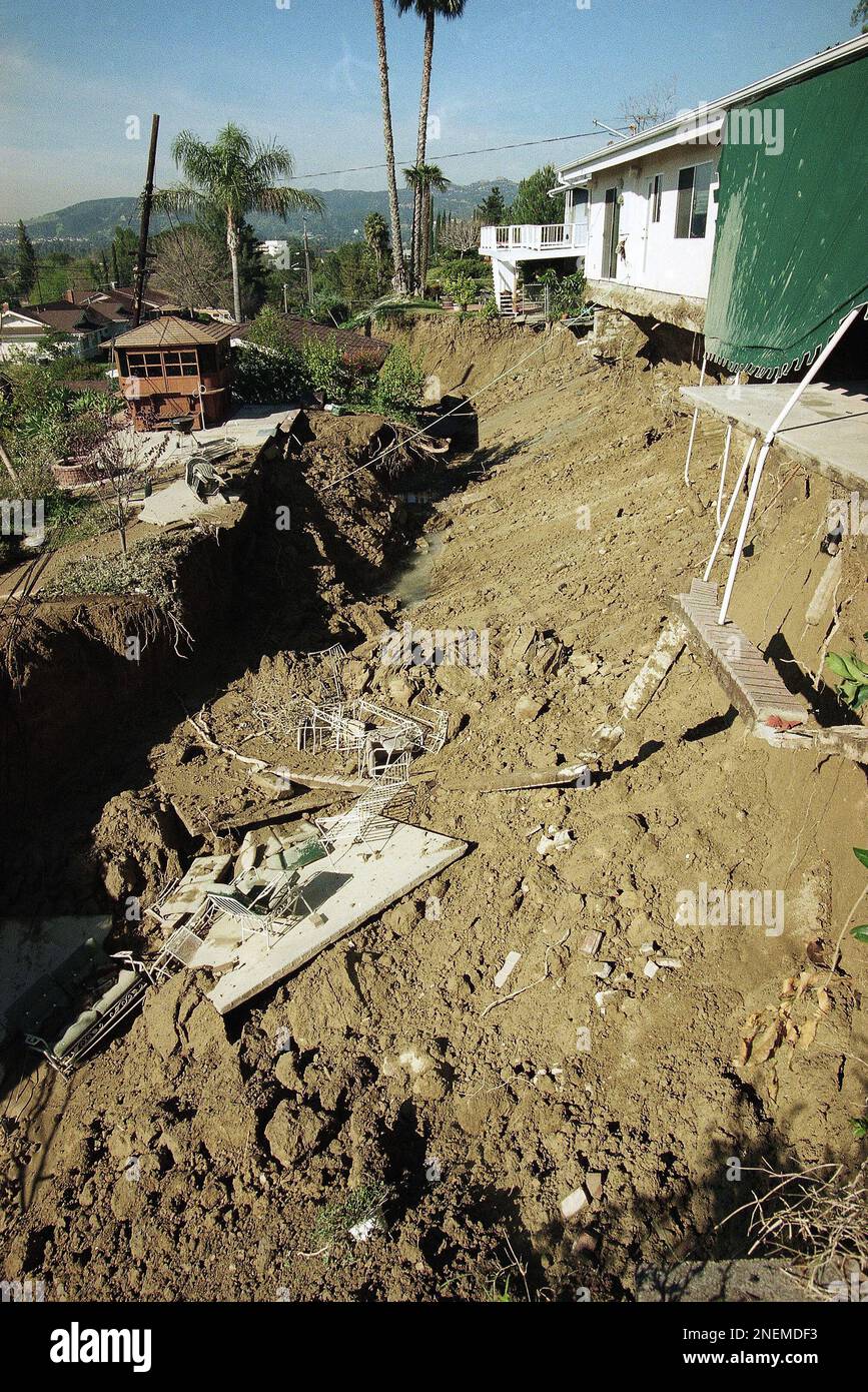 Homes In The Canoga Park Neighborhood Of Los Angeles Remained Perched