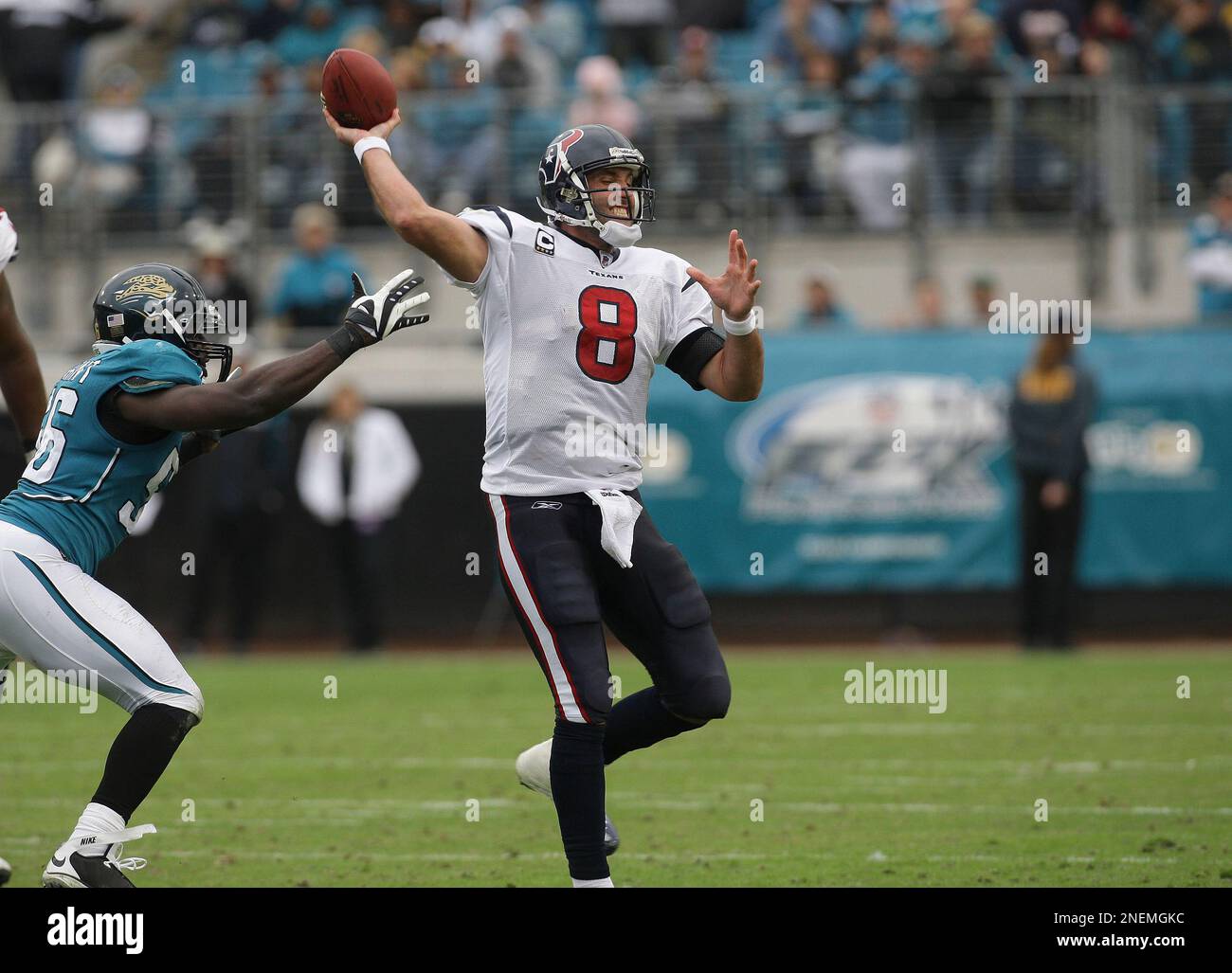 Houston Texans quarterback Matt Schaub, left, and Jacksonville Jaguars ...