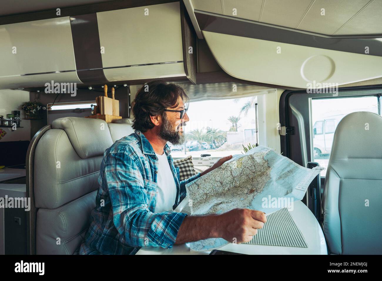 Camper on a map hi-res stock photography and images - Alamy