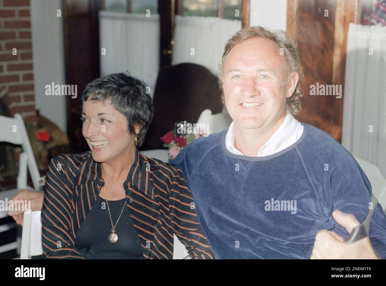Actor Gene Hackman with wife at E.R.A. gathering in actress Joan ...