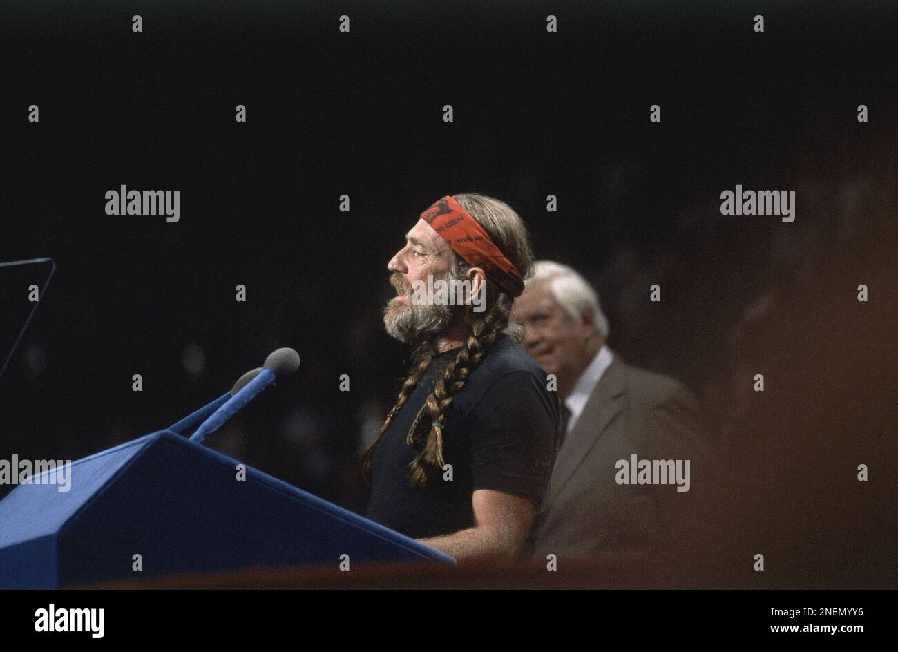 Singer Willie Nelson, sings the national anthem at the Democratic ...