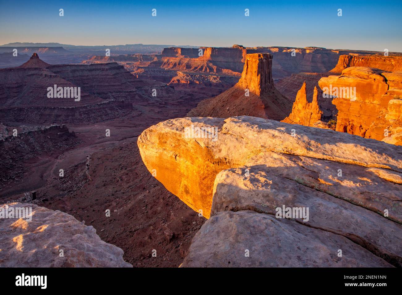 First light on Bird's View Butte and the Crow's Head Spires in Shafer ...