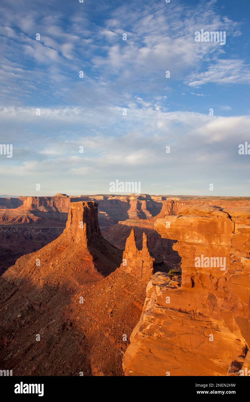 First light on Bird's View Butte and the Crow's Head Spires in Shafer ...