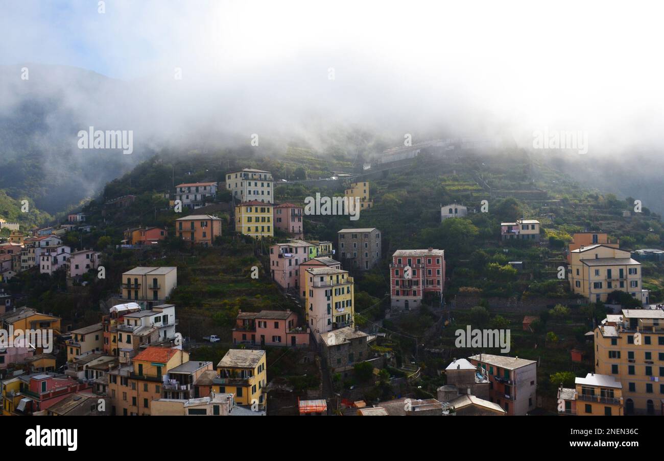 Riomaggiore in the Cinque Terre coastal area, Italy Stock Photo - Alamy