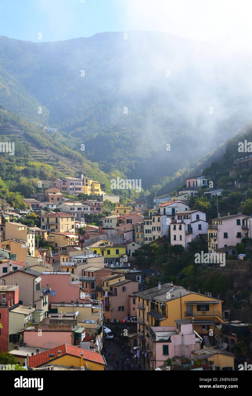Riomaggiore in the Cinque Terre coastal area, Italy Stock Photo - Alamy