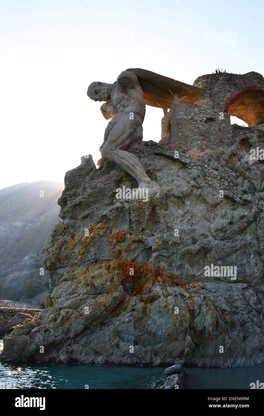 Giant statue neptune hi-res stock photography and images - Alamy