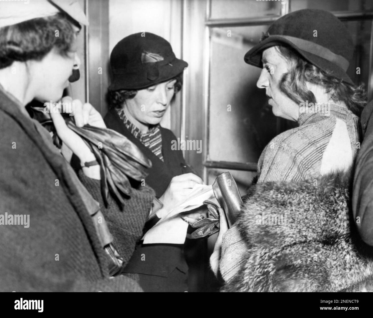 Mrs.Anna Hauptmann maintains faith in husband Bruno Richard Hauptmann ...