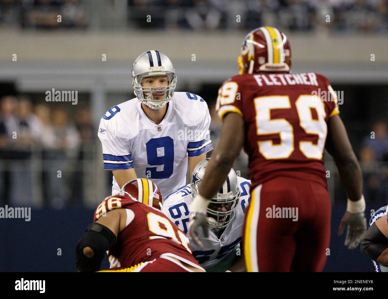Dallas Cowboys quarterback Tony Romo (9) and Washington Redskins ...