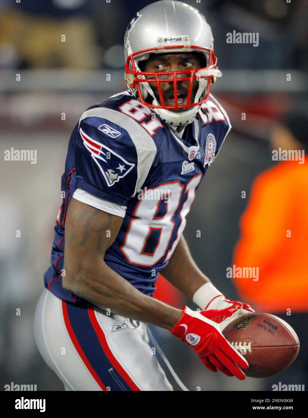 New England Patriots wide receiver Randy Moss (81) after catching a ...