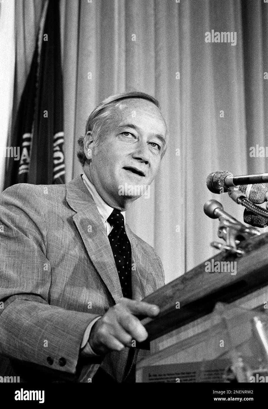 U.S. Sen. Charles McC. Mathias Jr., R-Md., speaks at the National Press ...