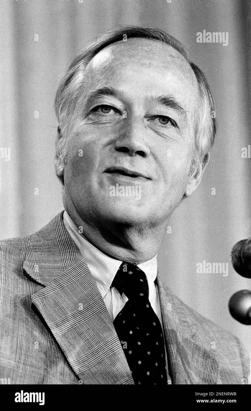 U.S. Sen. Charles McC. Mathias Jr., R-Md., speaks at the National Press ...