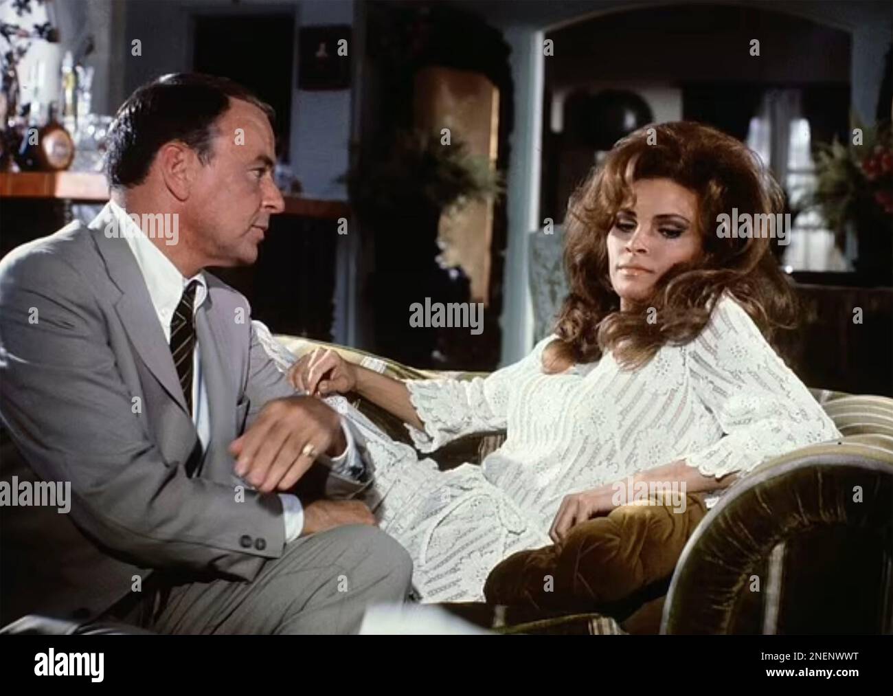 LADY IN CEMENT 1968 20th Century Fox film with Frank Sinatra and Raquel ...