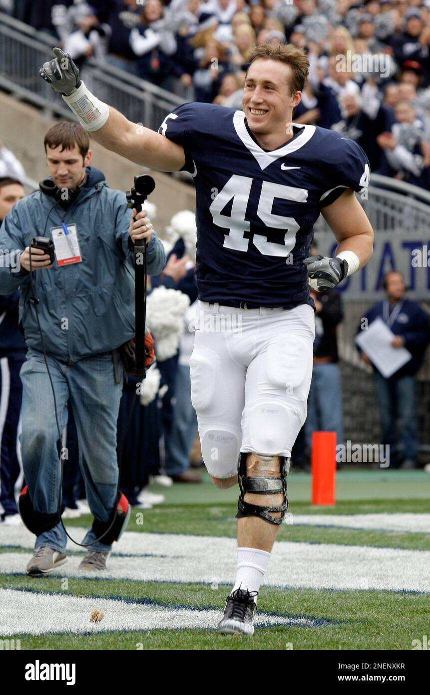 Penn State linebacker Sean Leer runs onto the field before an NCAA ...
