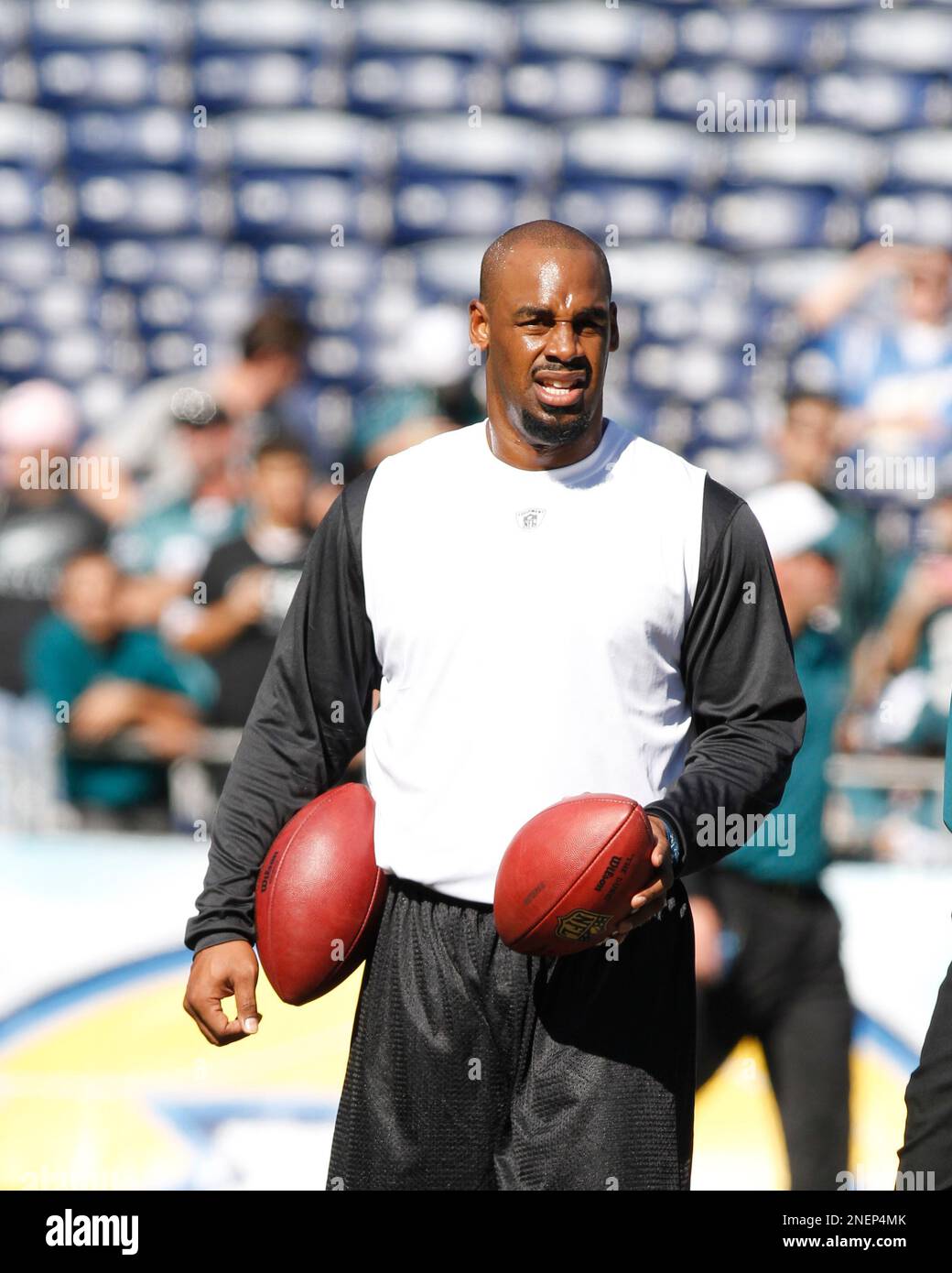 Philadelphia Eagles quarterback Donovan McNabb during pre-game warmups ...