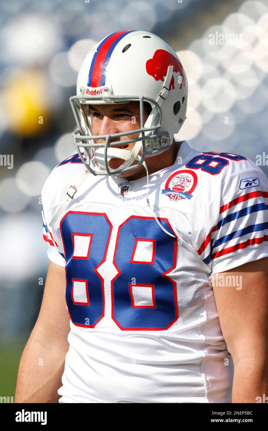 Buffalo Bills tight end Jonathan Stupar warms up before the start of an ...