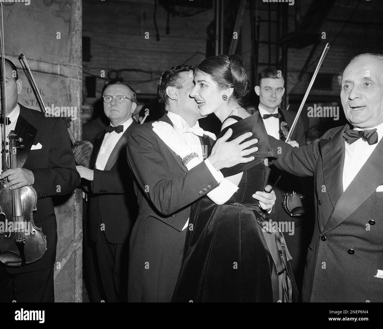 Maria Callas gets a kiss from Nicoli Rescigno, Chicago Symphony guest ...