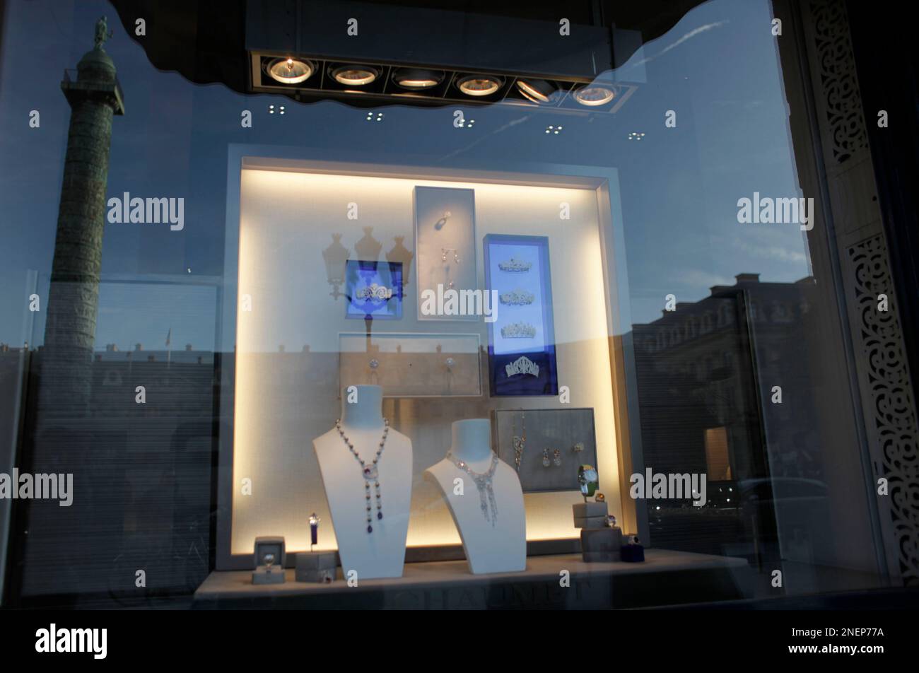 View of the Chaumet jewelry in Paris, Friday Nov.13, 2009. Thieves ...