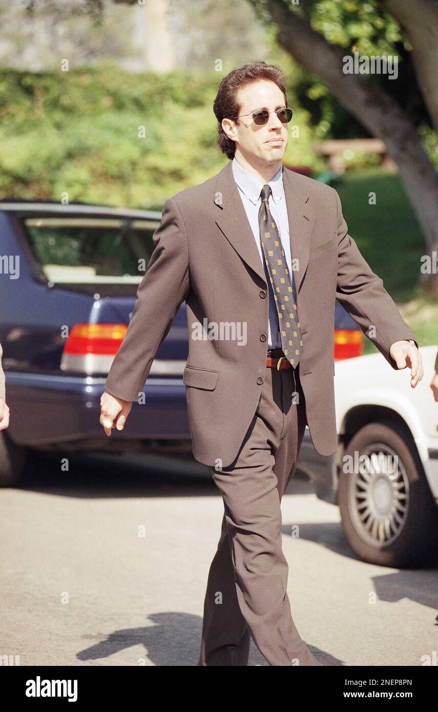 Comedian Jerry Seinfeld arrives for Brandon Tartikoff?s funeral service ...