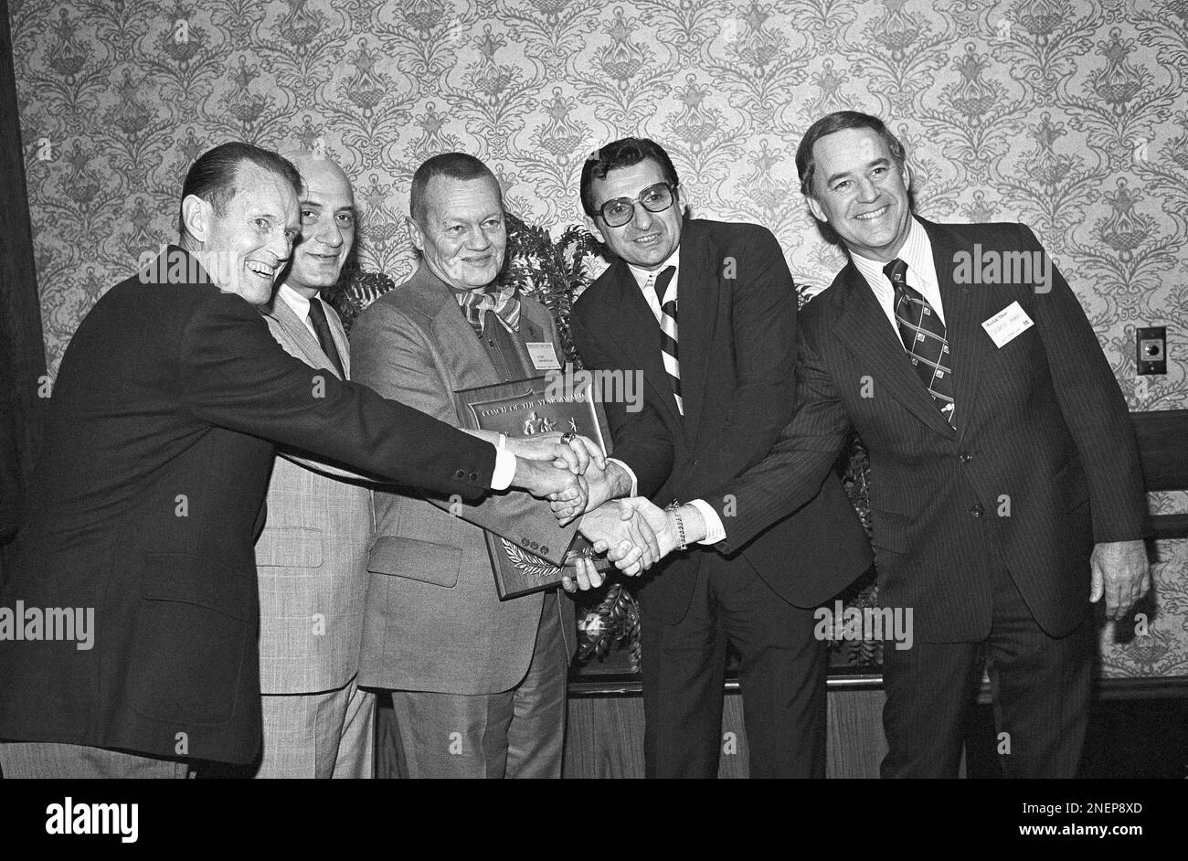 Joe Paterno, right, of Penn State, and Lee Tressel, left, of Baldwin ...