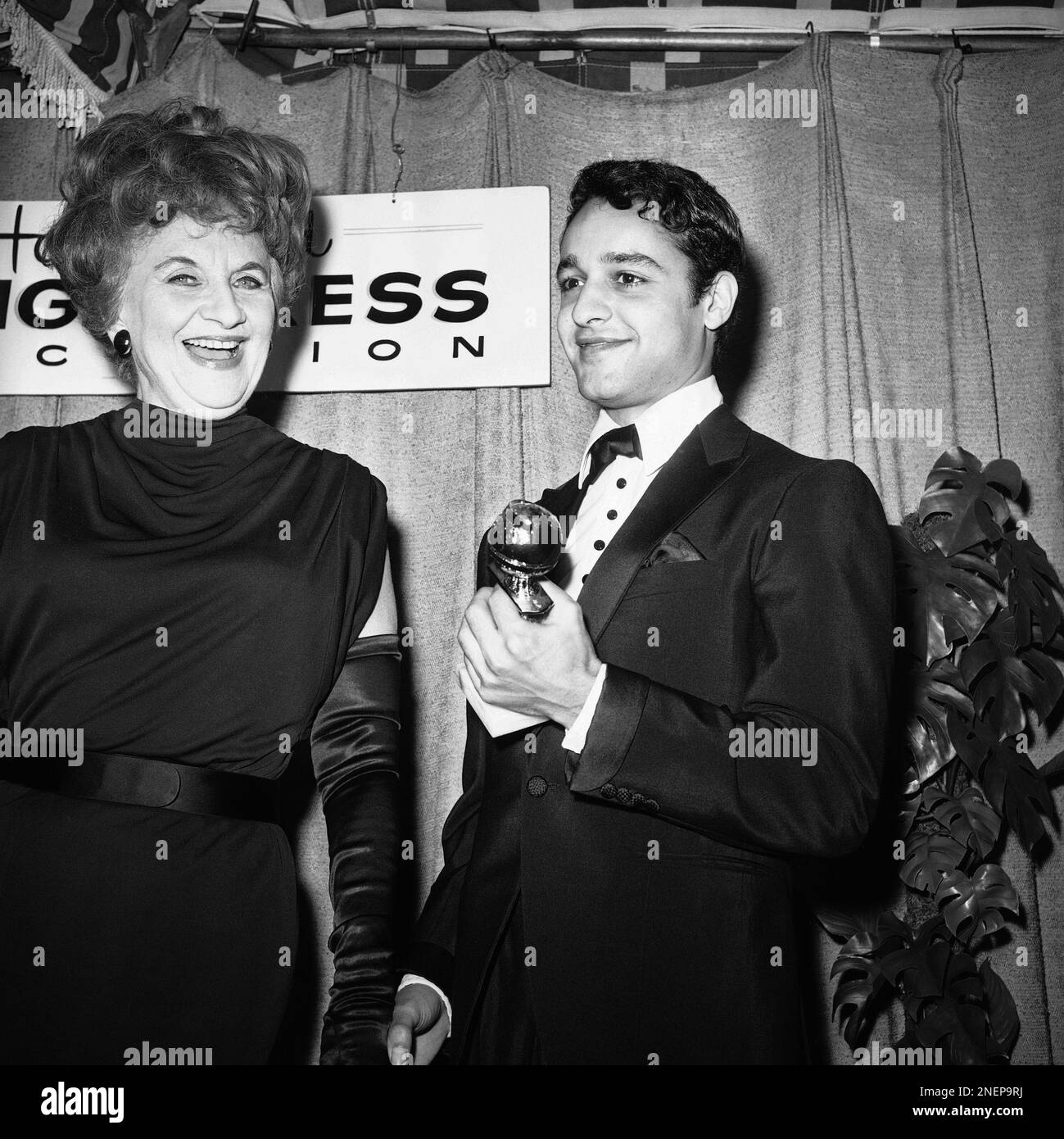 San Mineo holds Golden Globe awarded to British actor Albert Finney ...