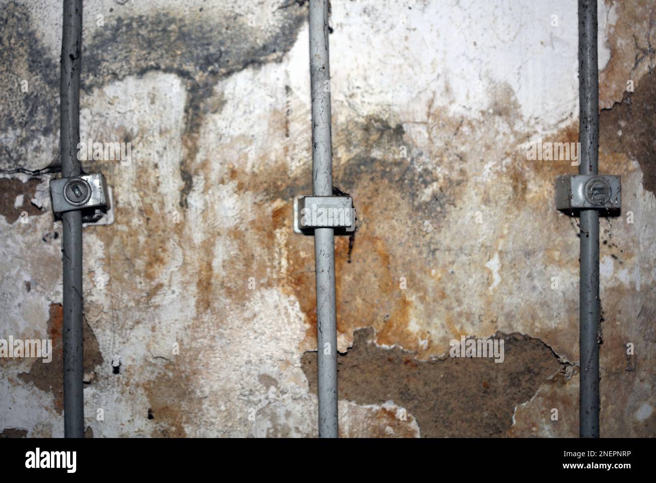 Cables on wall old factory hi-res stock photography and images - Alamy