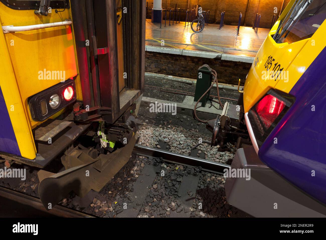 Dellner coupling hi-res stock photography and images - Alamy