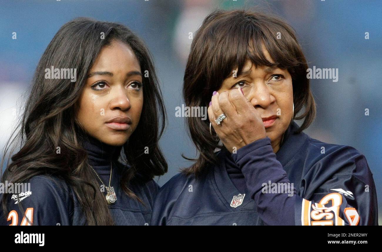 Connie Payton, right, wife of former Chicago Bears running back Walter ...