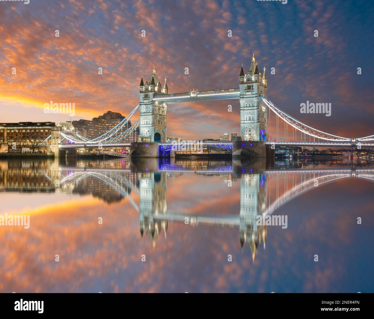 The skyline of London after sunset time: Tower Bridge and Thames ...