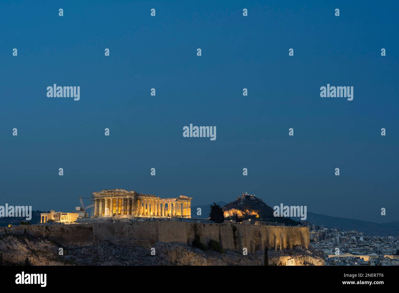 Illuminated acropolis hi-res stock photography and images - Alamy